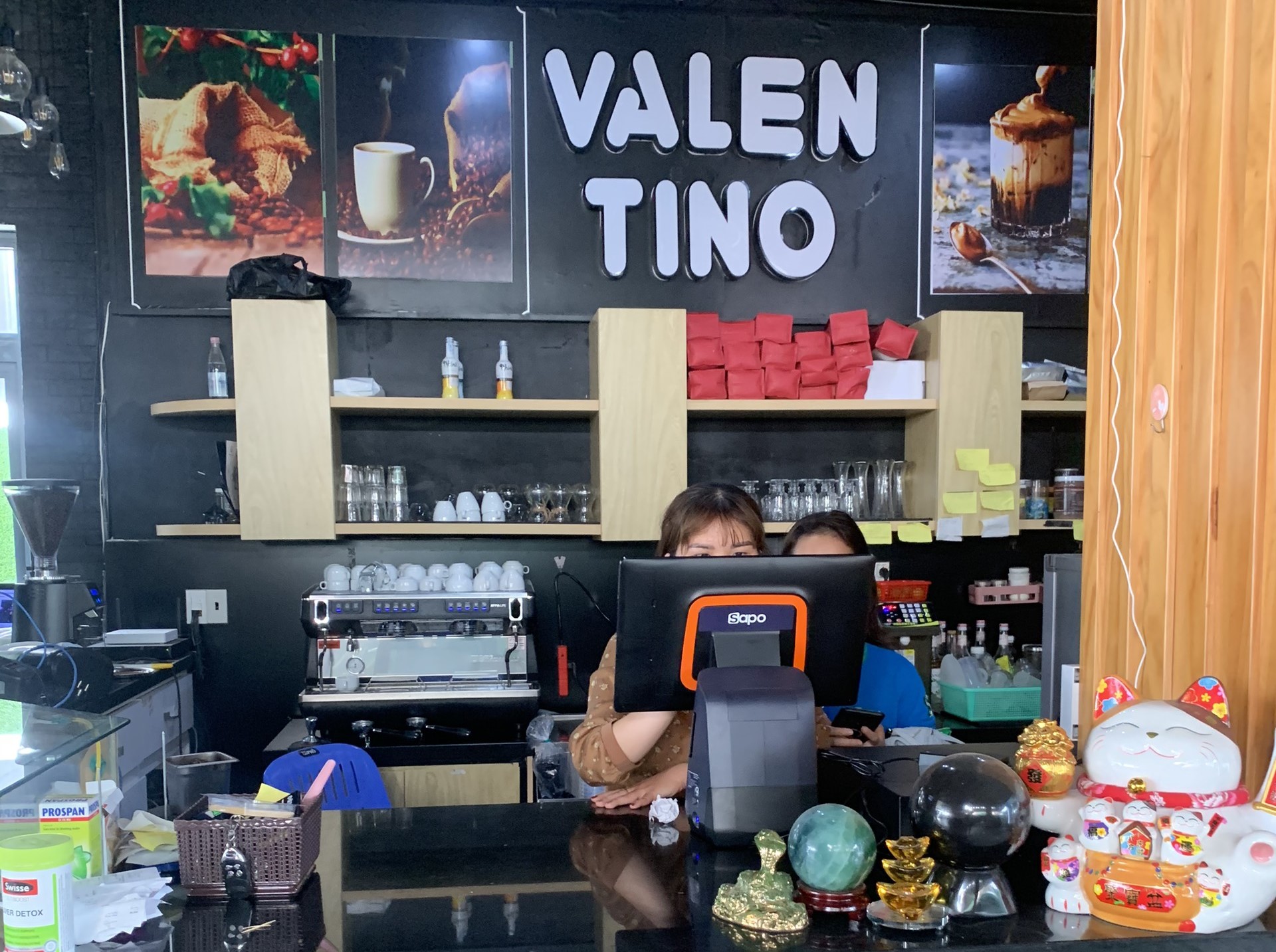 Valentino Coffee - Không gian cafe thư giãn và mới mẻ